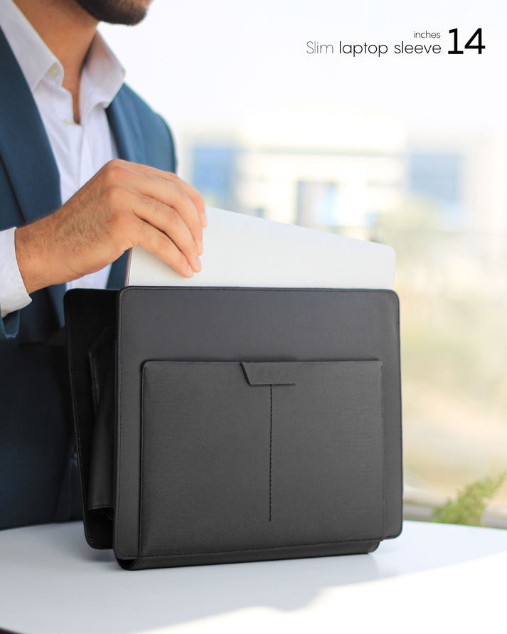 Black slim laptop sleeve – Atom